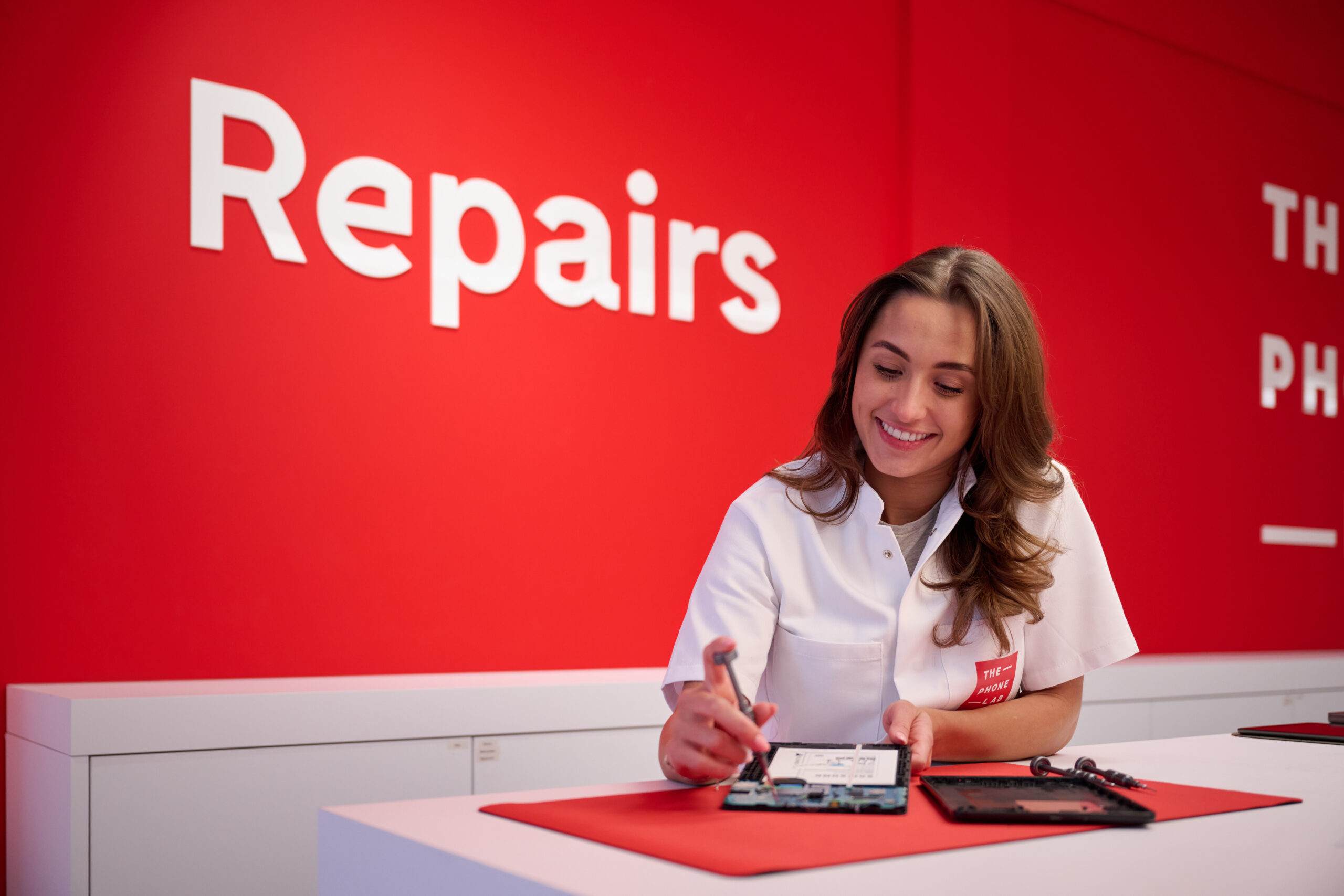 Telefoon, tablet & laptop reparatie - 30 minuten service - ThePhoneLab